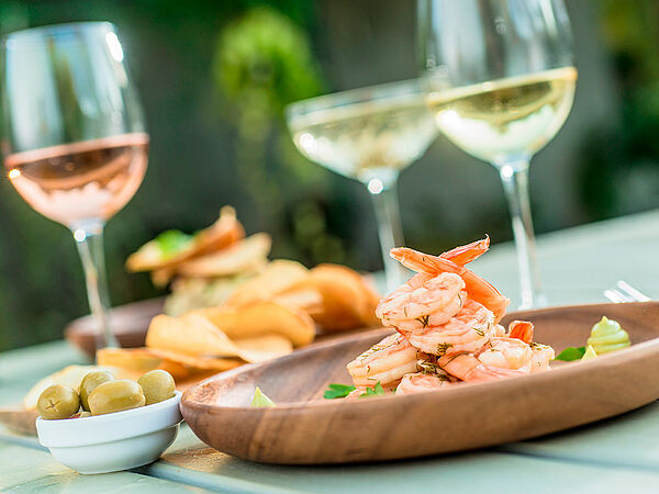Shrimp and rosé buffet at Hotel Postgaarden
